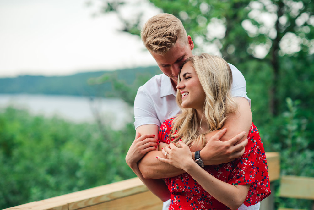 Afton State Park Engagement / Nate + Caroline - bauer-creative.com